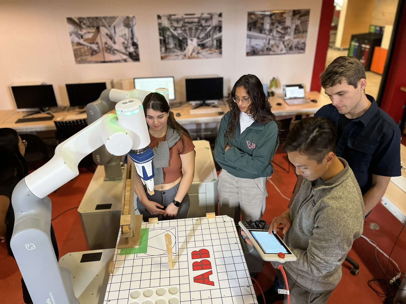 Video demonstrates robotics at ASAU - Azrieli School of Architecture ...